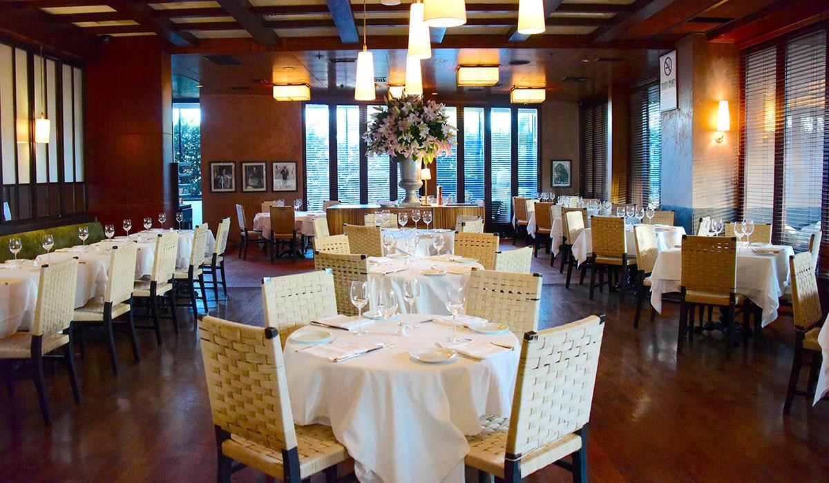 Paper Moon - Akkök Holding